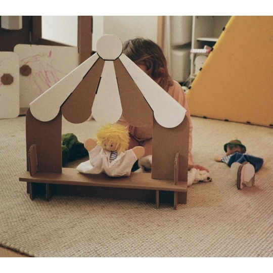 Construction en carton | Théâtre - little cecile